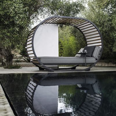 Deluxe Cradle Daybed by Gloster | Frontgate