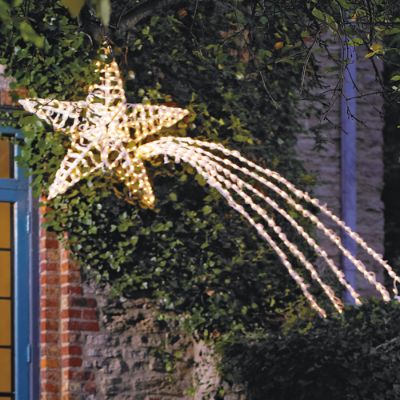 3D Lighted Shooting Star | Frontgate