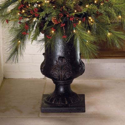 Classic Leaf Planter | Frontgate