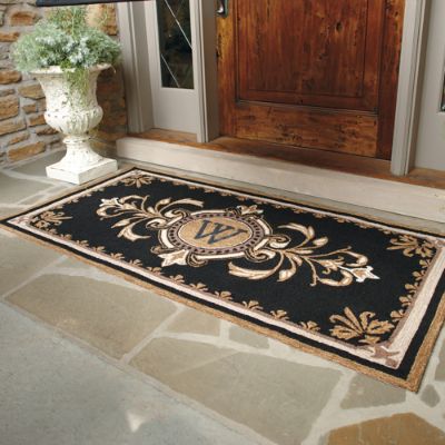 Huntington Monogrammed Door Mat & Hand-Hooked Durability for Outdoor Use